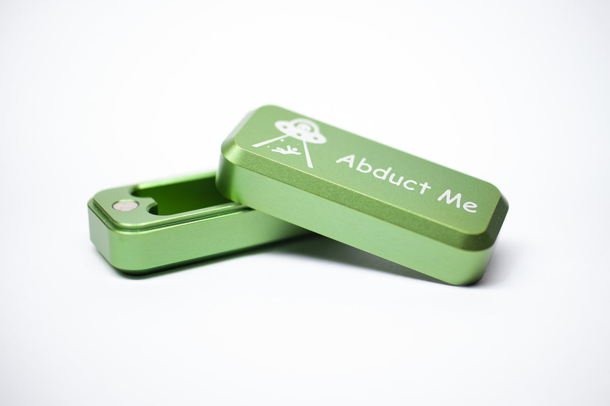 Alien Green 2 Dice Case – GRAVITY DICE